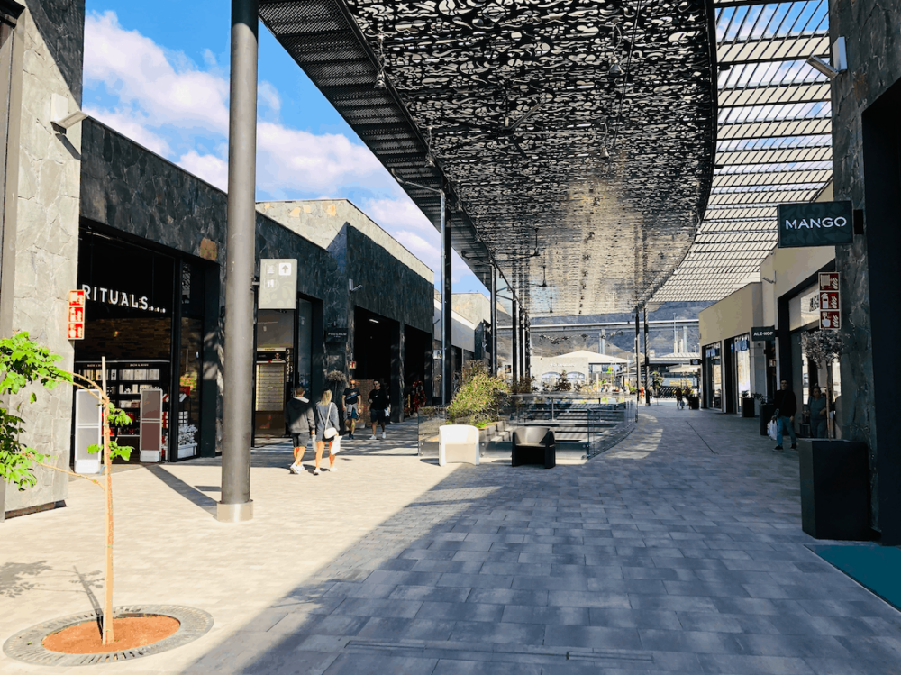 Shoppen in Mogan Mall in Puerto Rico – Emigreren Gran Canaria